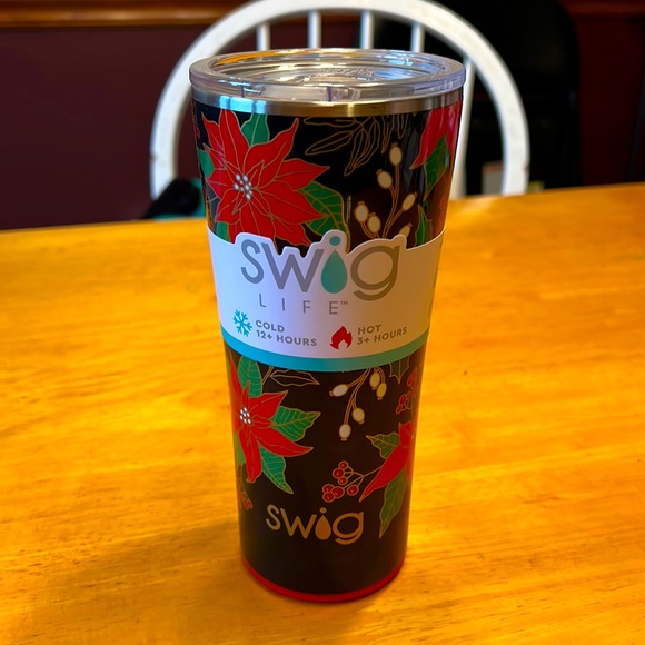 Swig Life | Kitchen | Swig 22 Ounce Poinsettia Travel Mug New With Tag ...